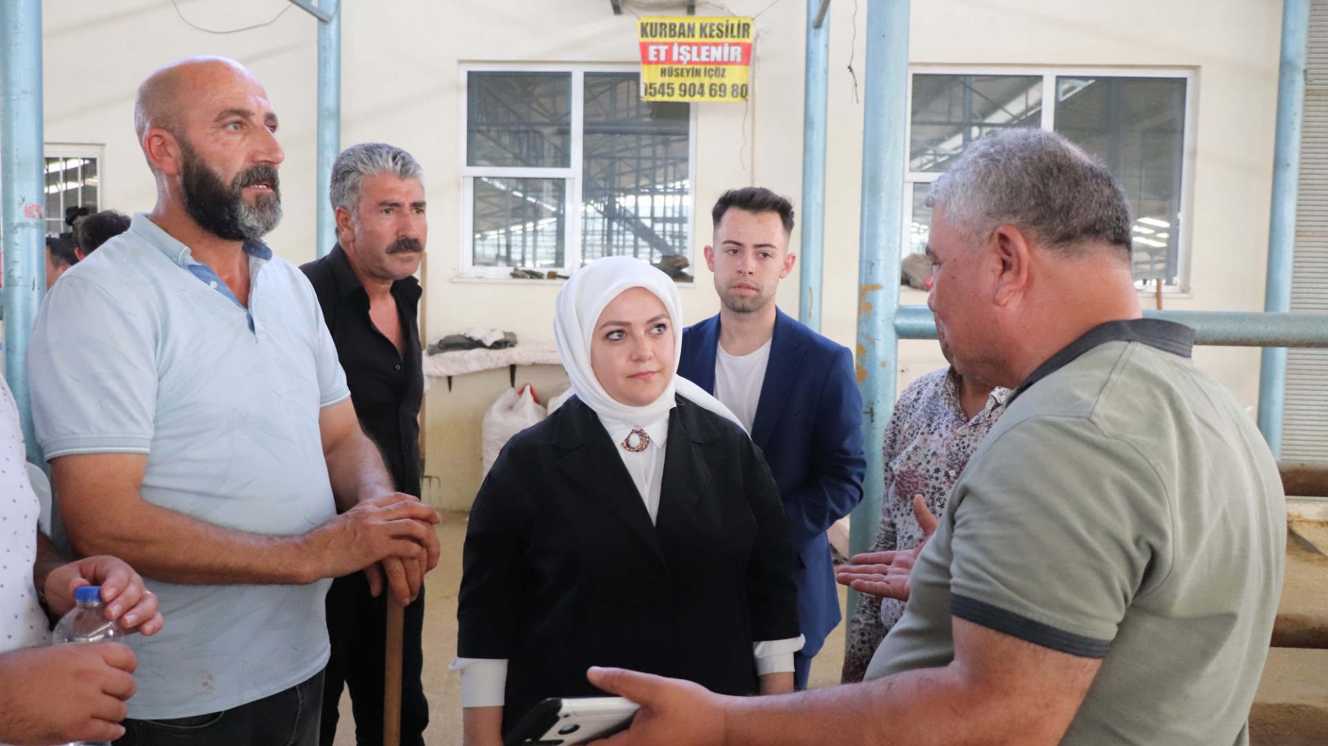 Sema Silkin Ün; Kurban pazarında fiyatlar, alıcıları ve satıcıları ...